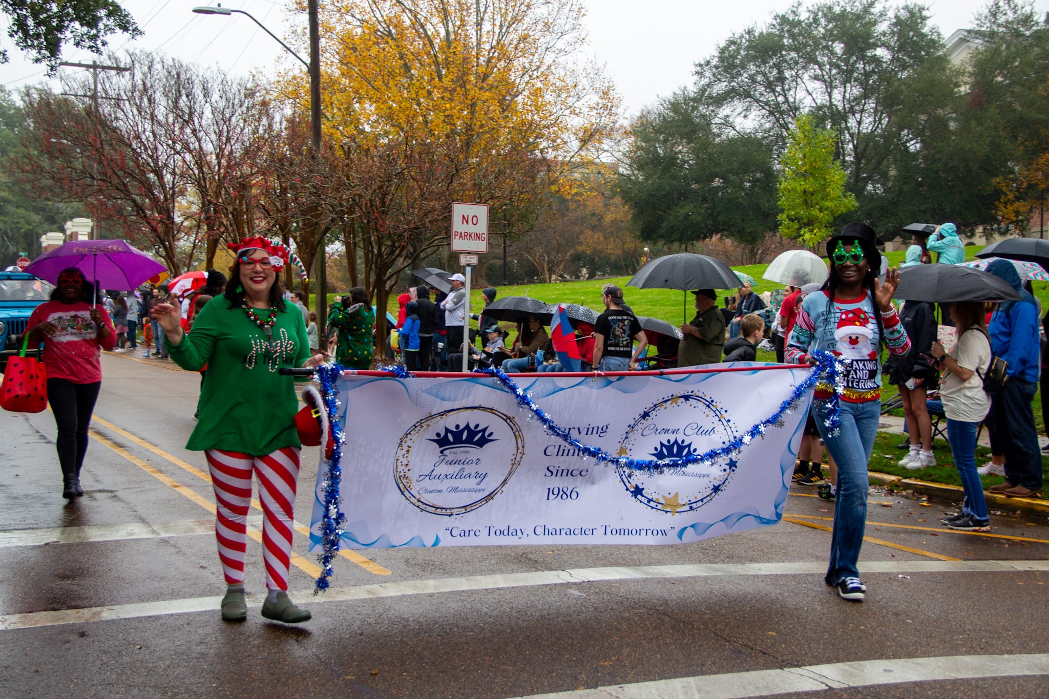 Clinton Chamber Christmas Parade - Clinton Chamber